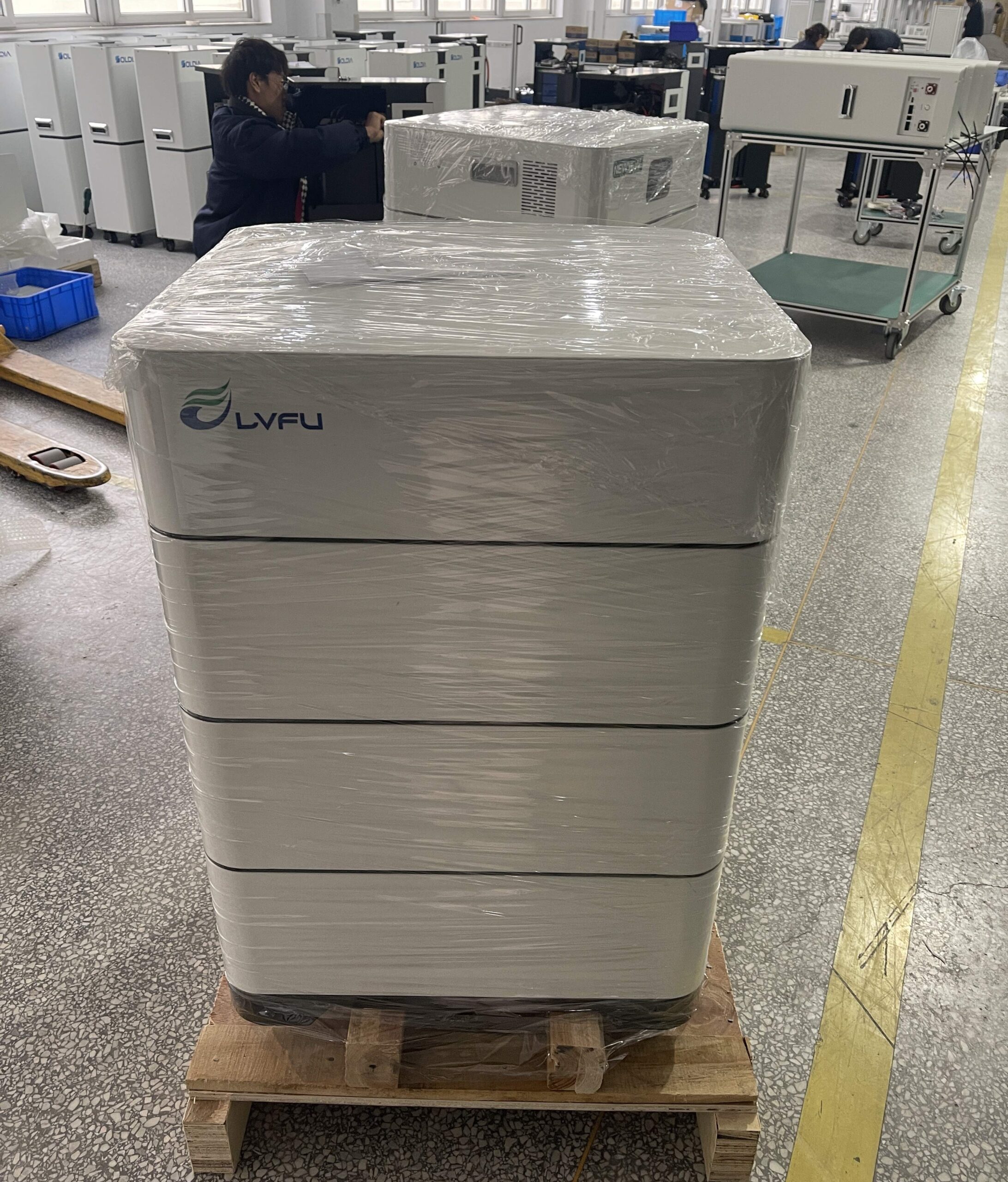 LVSU แบตเตอรี่ลิเที่ยมโซล่า LFP เรียงซ้อน 4ชั้น 51.2V400Ah – Solar Thai